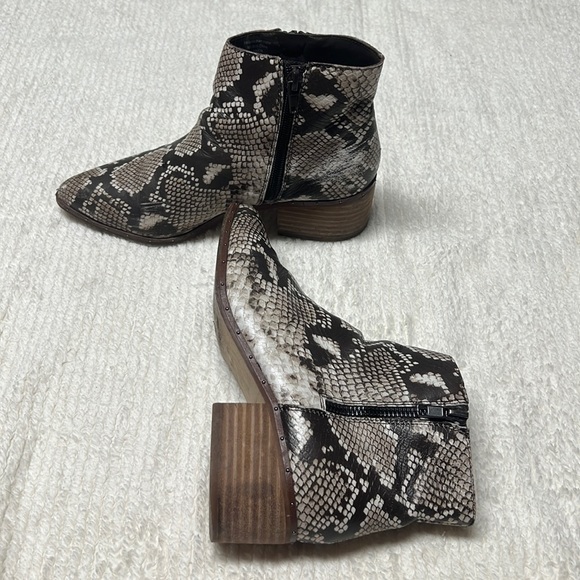 Bleecker & Bond | Shoes | Used Bleecker Bond Gwen Snakesin Leather ...